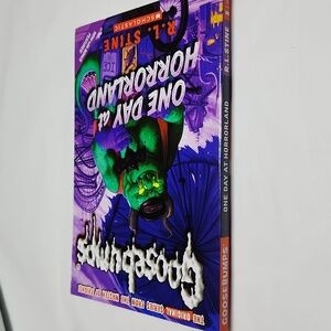 Scholastic | Other | Goosebumps One Day At Horrorland Book | Poshmark